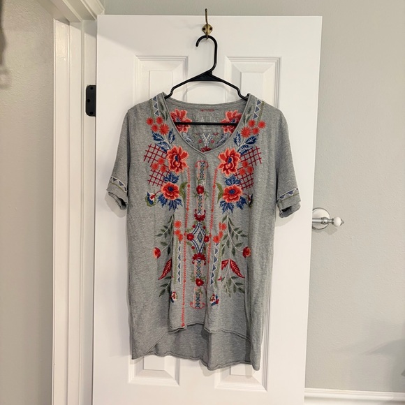 Caite | Tops | Caite Hand Embroidered Boho Tee Gray Floral Size Xl ...